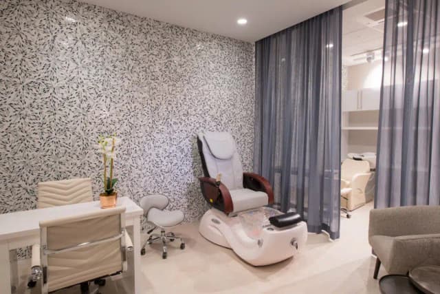 Caron of Florida - 4575 Linton | Delray Beach, FL